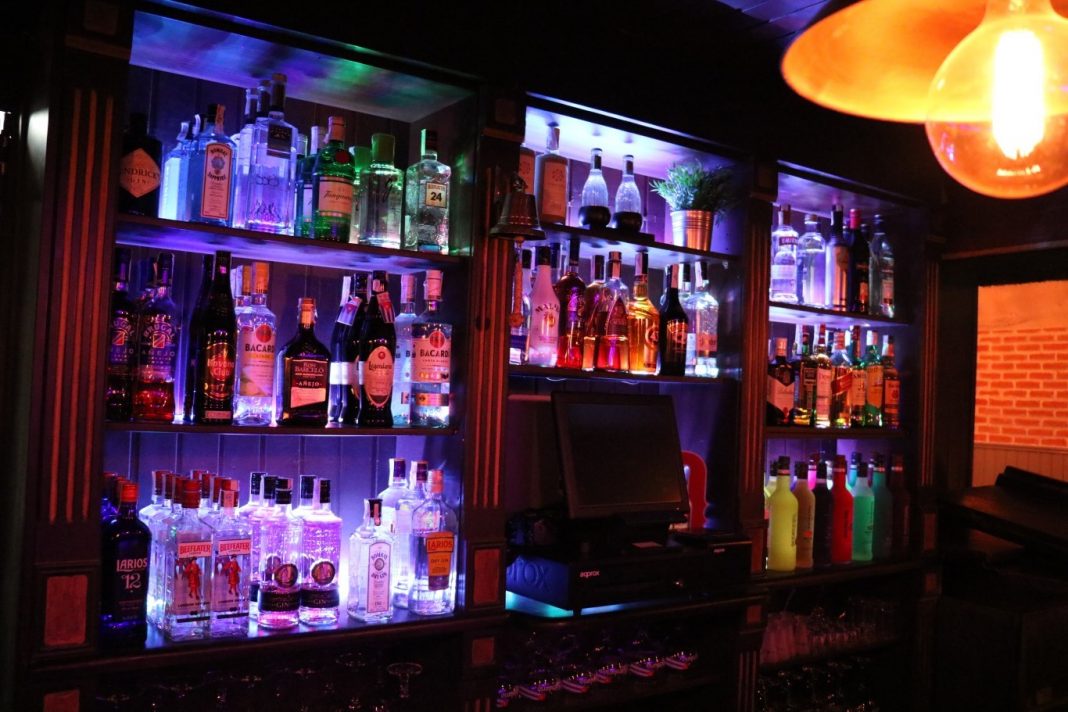 Utopía Bar, un lugar donde solo existe la felicidad - Dream Alcalá