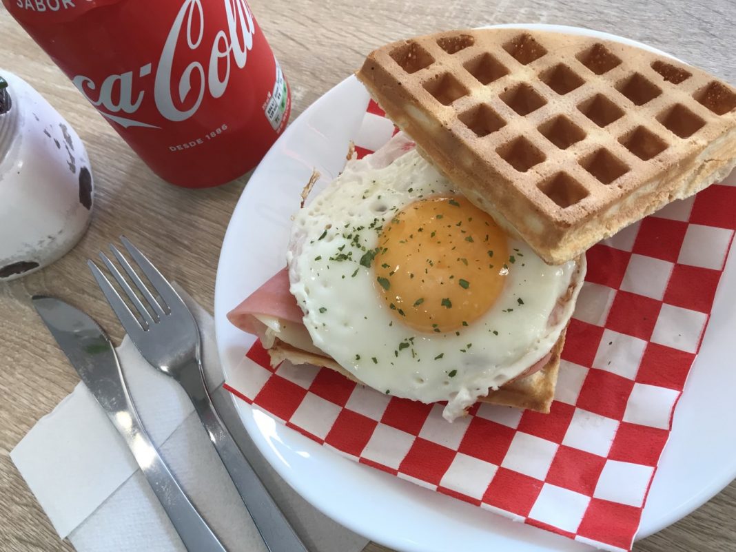 Amores Café & Waffle: el auténtico Waffle dulce y salado ya está en ...