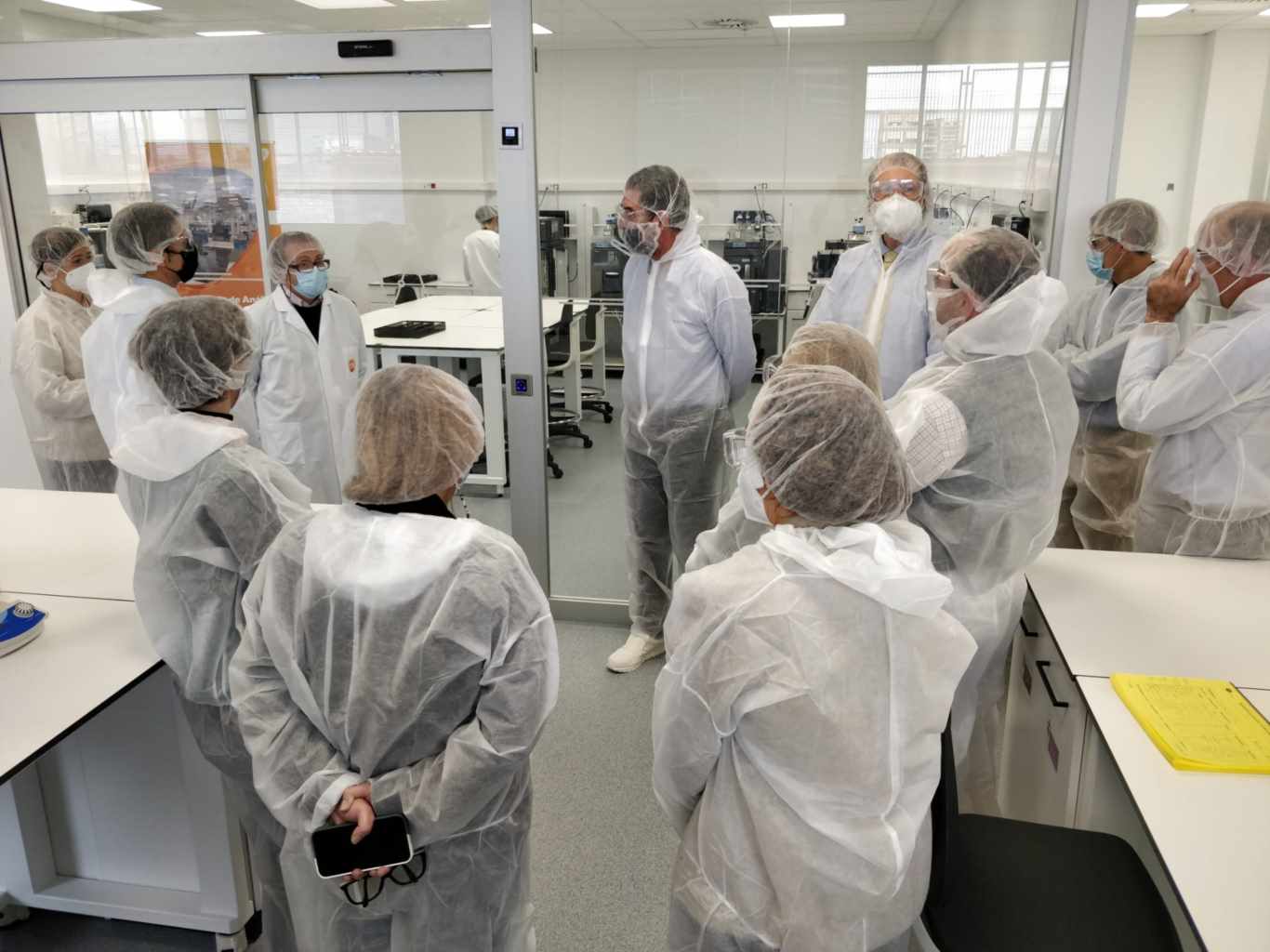 La farmacéutica GSK abre un nuevo laboratorio en su planta de Alcalá de ...