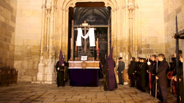 La Procesión del silencio o Santo Entierro 2024 pudo hacer su recorrido ...