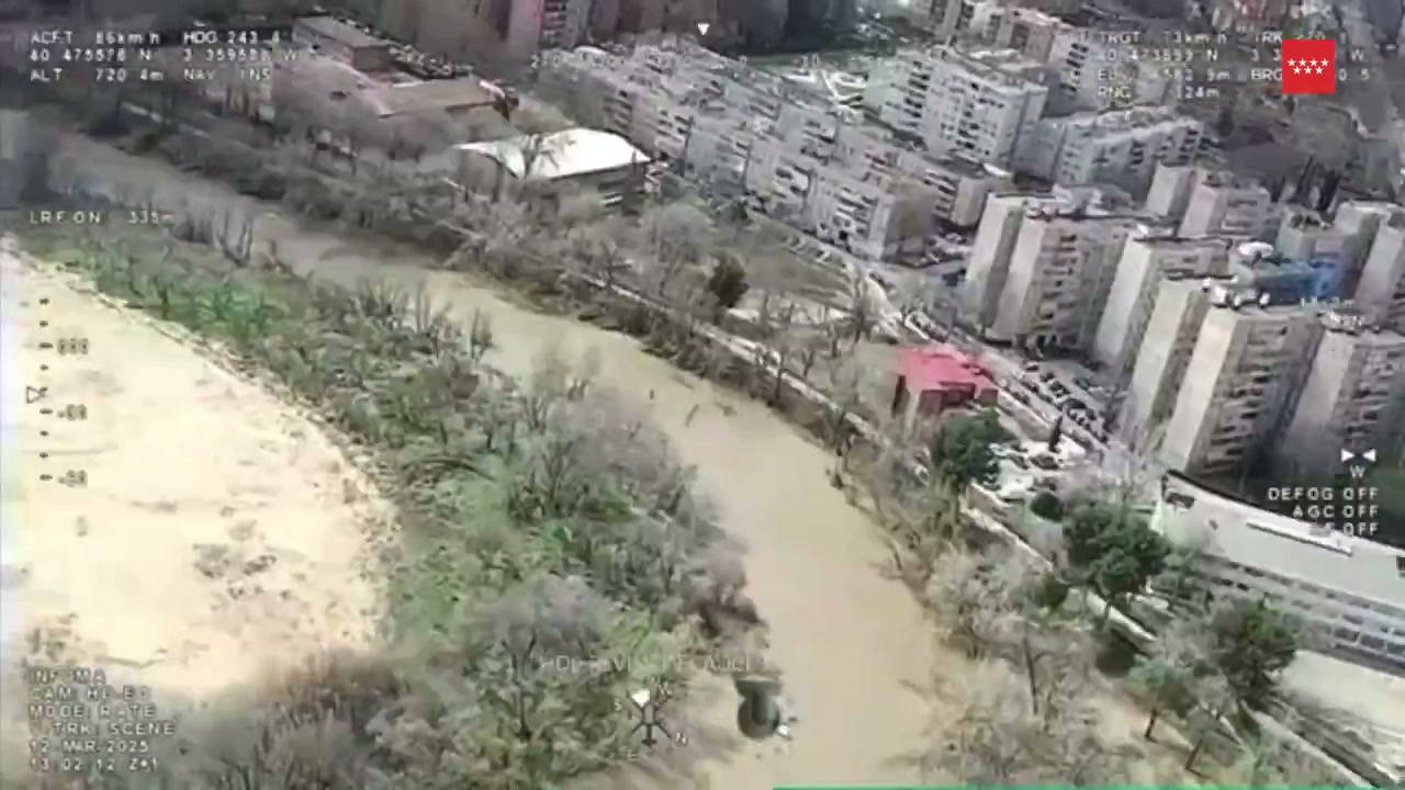 Así se ve desde el aire el río Henares desbordado a su paso por Alcalá ...